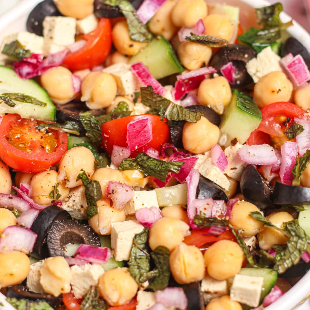 10 Minute Mediterranean Chickpea Salad Recipe