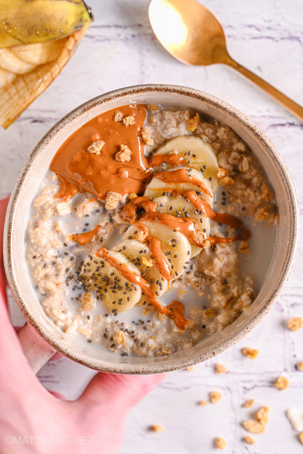 Healthy Peanut Butter Oatmeal {10 minute recipe}